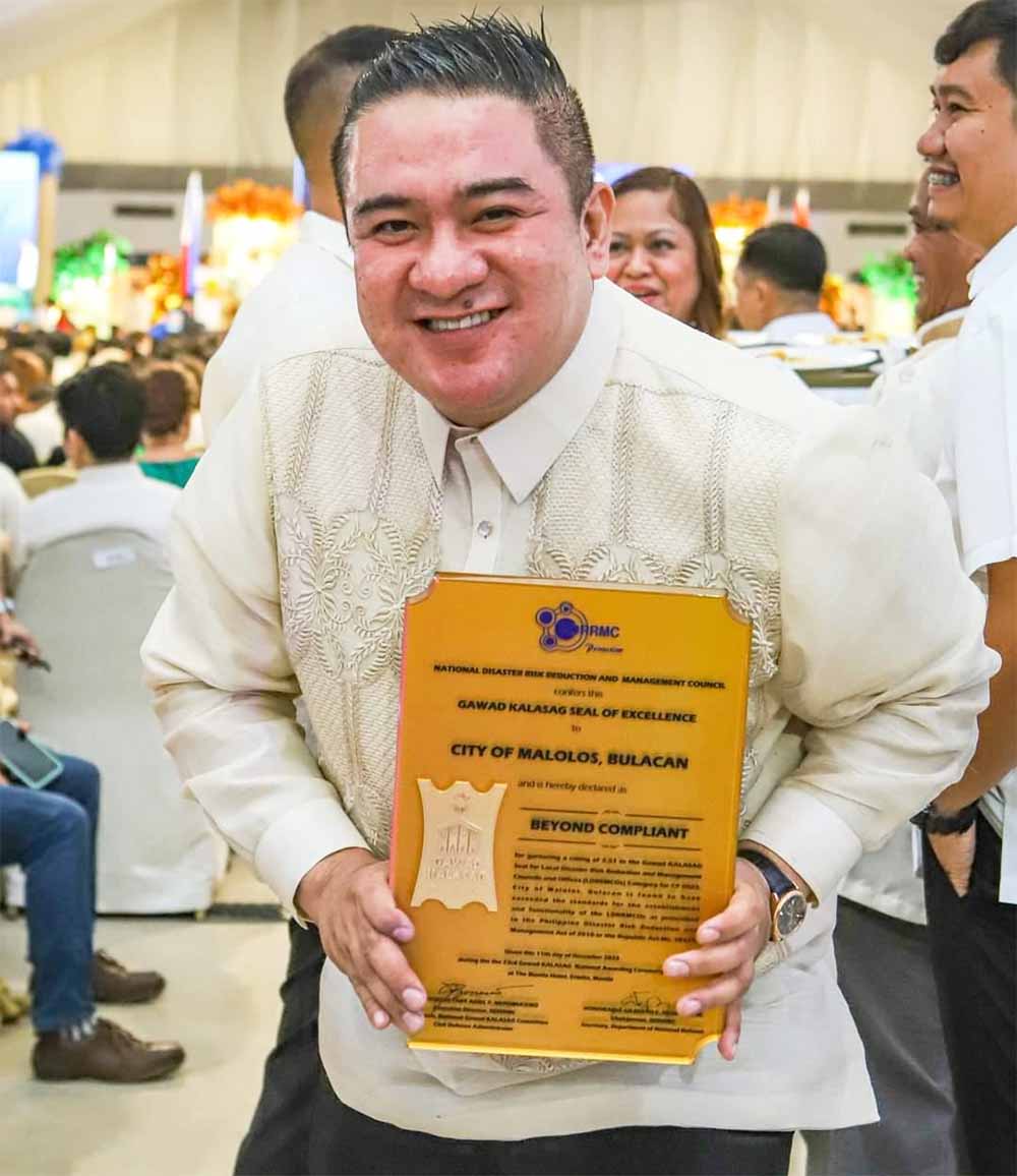 Malolos CDRRMO kinilala bilang ‘Beyond Compliant’ sa 23rd Gawad KALASAG ... Malolos CDRRMO kinilala bilang ‘Beyond Compliant’ sa 23rd Gawad KALASAG ...
